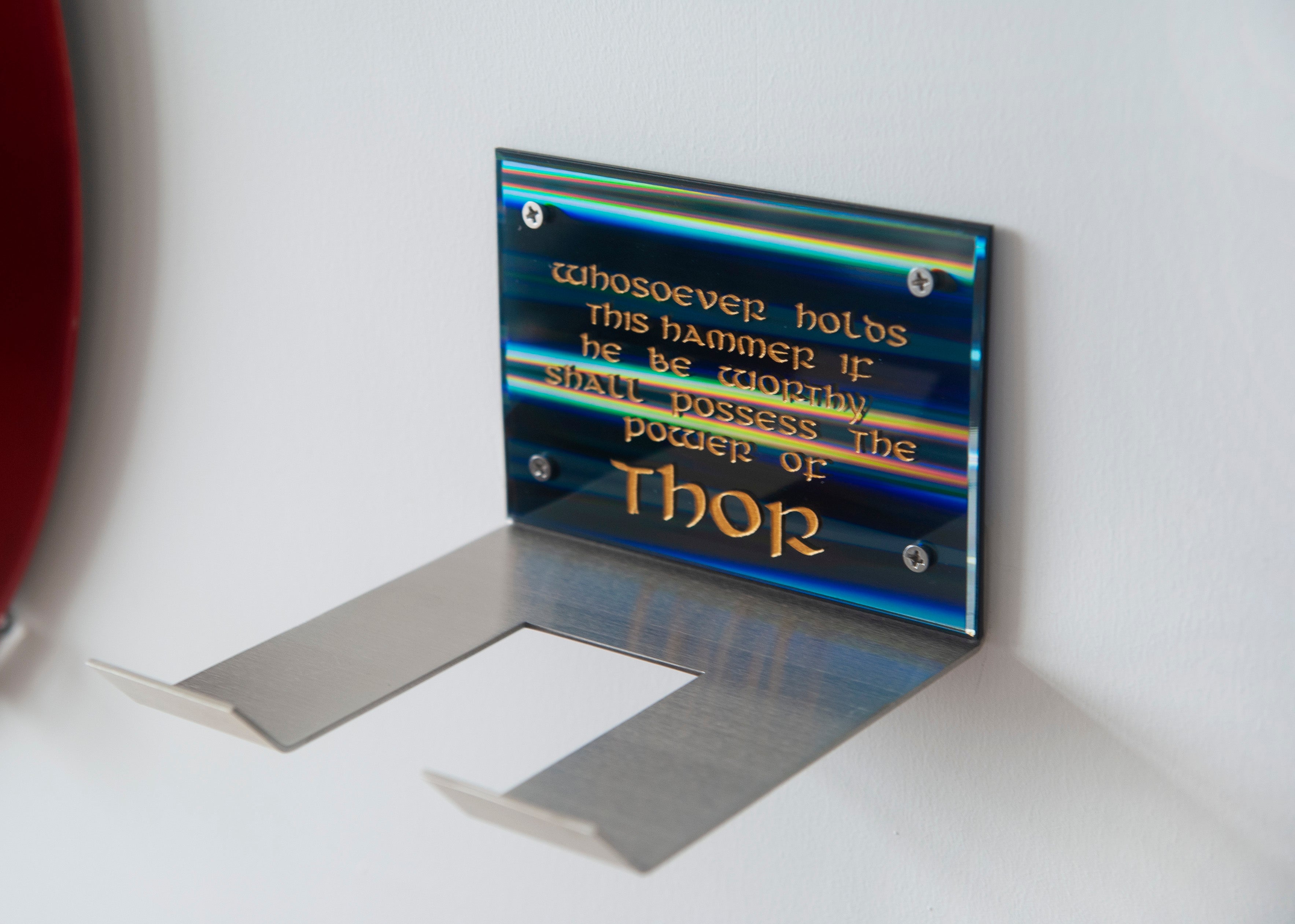 1:1 Thor Hammer Display Wall Mount – GeekReplicas